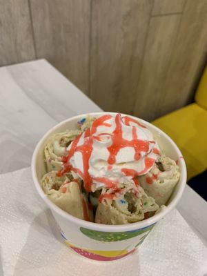 ROLLZ ICE CREAM & DESSERTS - Updated June 2024 - 128 Photos & 45 ...