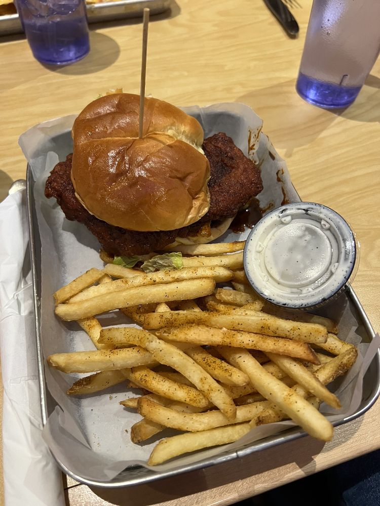 MAIN EVENT - WINDSOR - Updated June 2024 - 61 Photos & 175 Reviews ...