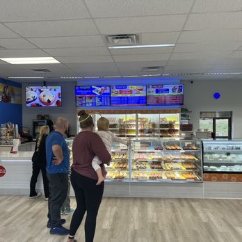 TONYS DONUTS - Updated November 2024 - 52 Photos & 31 Reviews - 11525 ...