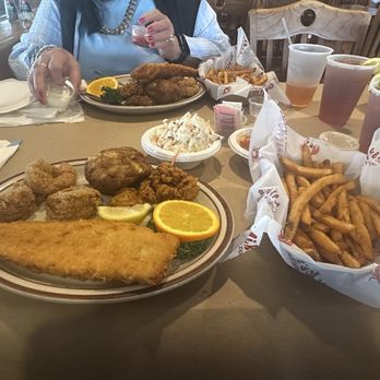 MIKE’S BAR & CRAB HOUSE - Updated June 2025 - 1267 Photos & 1252 ...