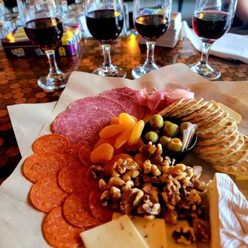 THE WHINING PIG - GILBERT - Updated December 2024 - 185 Photos & 301 ...