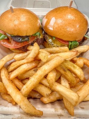 ME SO HUNGRY TOO FOOD TRUCK - Updated July 2025 - 133 Photos & 65 ...