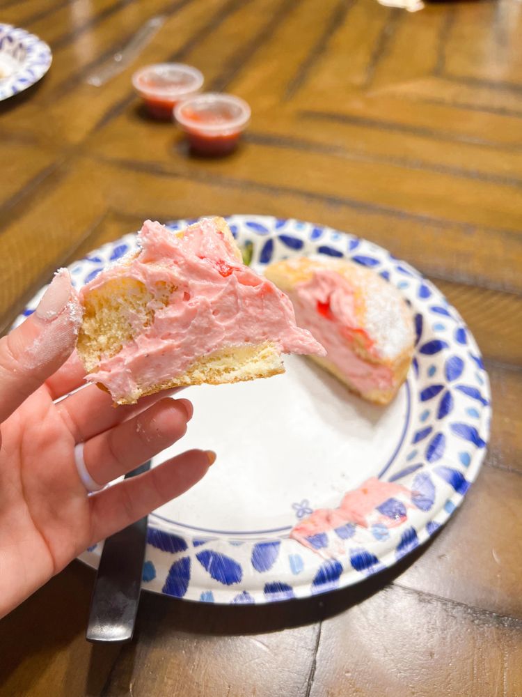 QUEEN DONUTS - Updated May 2024 - 22 Photos - 476 S FM 548, Forney ...