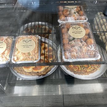 B & M MARKET - Updated December 2025 - 132 Photos & 101 Reviews - 146 ...