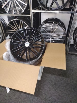 DUBS CUSTOM TIRES & WHEELS - Updated July 2024 - 120 Photos & 30 ...