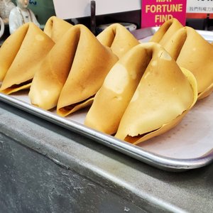 GOLDEN GATE FORTUNE COOKIE FACTORY - 1330 Photos & 1090 Reviews ...
