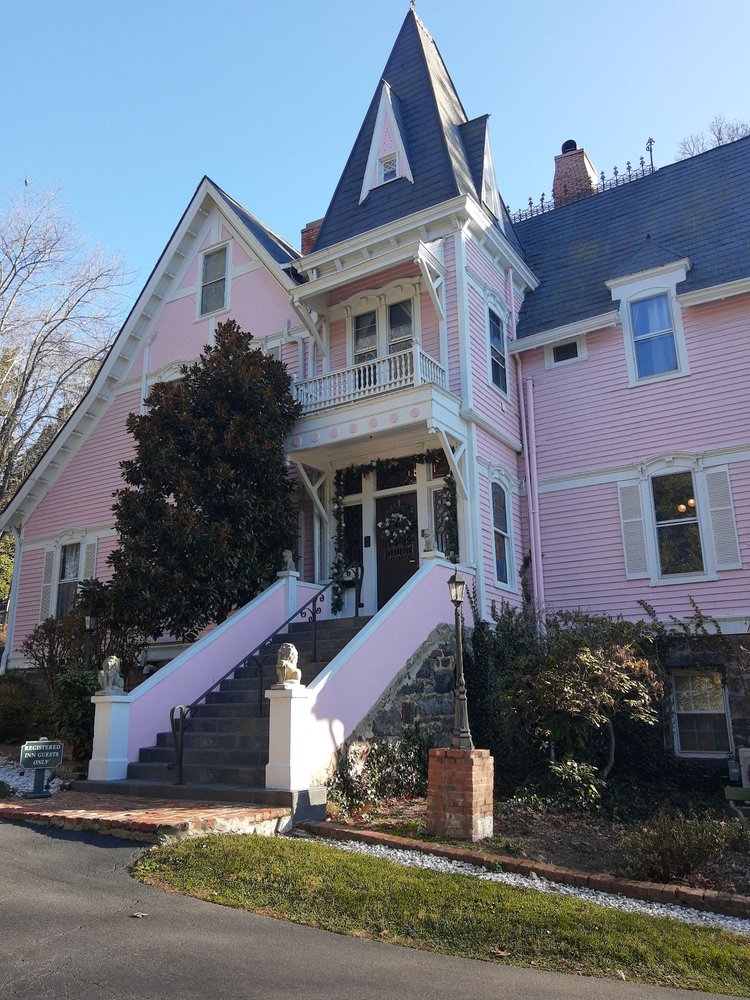 CEDAR CREST INN - Updated June 2025 - 170 Photos & 42 Reviews - 674 ...