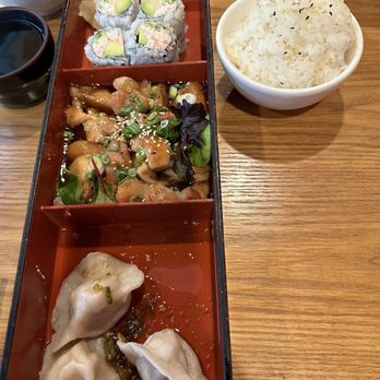 KIRAKU SUSHI & RAMEN - Updated May 2025 - 736 Photos & 338 Reviews ...
