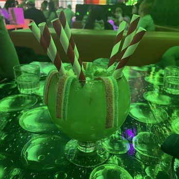 TREE HOUSE - Updated November 2025 - 228 Photos & 123 Reviews - 149 W ...