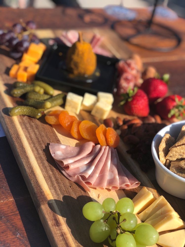 7 VINES VINEYARD - 134 Photos & 40 Reviews - 101 Hwy 96 E, Dellwood, MN ...