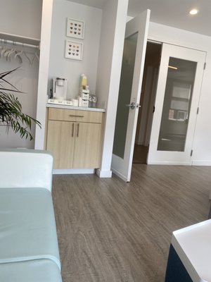 LISA CADOO - Updated December 2025 - 17 Photos & 24 Reviews - 66 Park ...