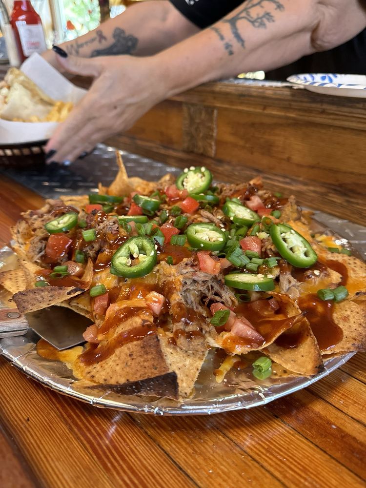 HOLLYWOOD’S ROADHOUSE BAR & GRILL - Updated January 2026 - 13 Photos ...