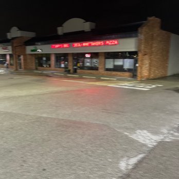 CECIL WHITTAKER’S PIZZERIA - Updated August 2024 - 29 Reviews - 620 ...