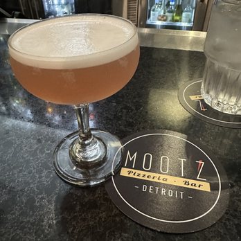 MOOTZ PIZZERIA + BAR - 527 Photos & 517 Reviews - 1230 Library St ...