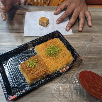 CROWN PASTRIES - Updated December 2025 - 91 Photos & 37 Reviews - 5083 ...