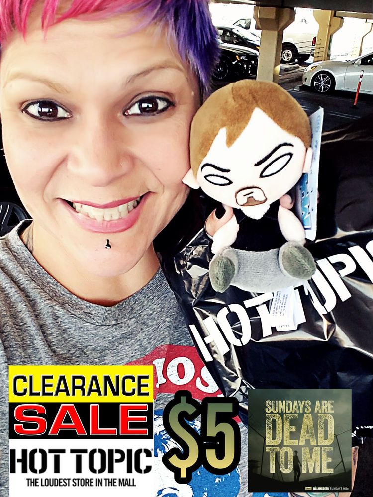HOT TOPIC - Updated May 2026 - 25 Reviews - 1299 Tyler St, Riverside ...