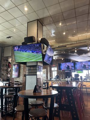 BOMBSHELLS RESTAURANT & BAR - Updated December 2025 - 90 Photos & 76 ...