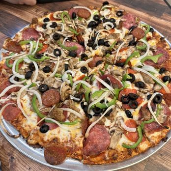 Round Table Pizza Lunch Buffet | Cabinets Matttroy