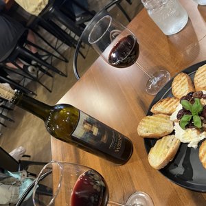 VILLAGE ROOTS DELI & TAPROOM - 48 Photos & 18 Reviews - 136 N Main Ave ...