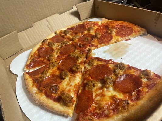 VALLEY PIZZA - Updated September 2025 - 22 Photos - 115 Industry Rd ...