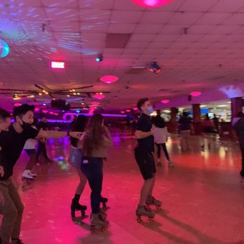 FOUNTAIN VALLEY SKATING CENTER - Updated July 2024 - 269 Photos & 484 ...