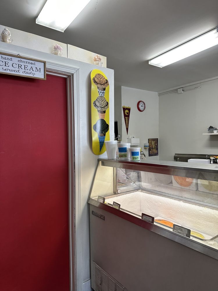 KEN’S ICE CREAM PARLOR - Updated September 2025 - 89 Photos & 126 ...