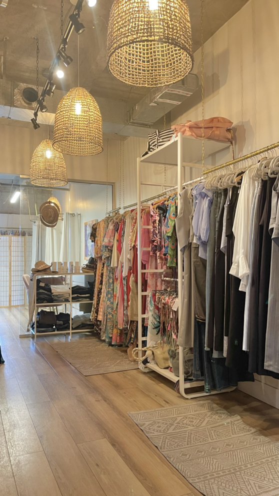 GREEN GRASS STYLE - 104 Crandon Blvd, Key Biscayne, Florida - Women's ...