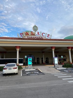 CINEMARK MOVIE BISTRO - Updated June 2024 - 121 Photos & 80 Reviews ...