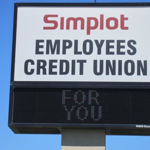 FIRST INTERSTATE BANK - Updated February 2025 - 30 E Broadway Ave ...