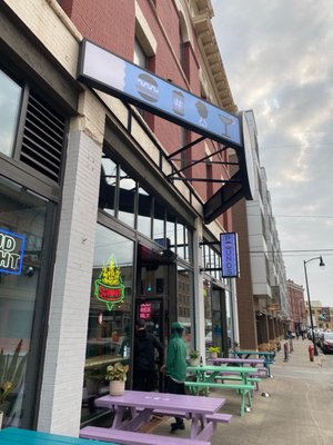 POUNDS - Updated July 2025 - 131 Photos & 139 Reviews - 6 Broadway N ...