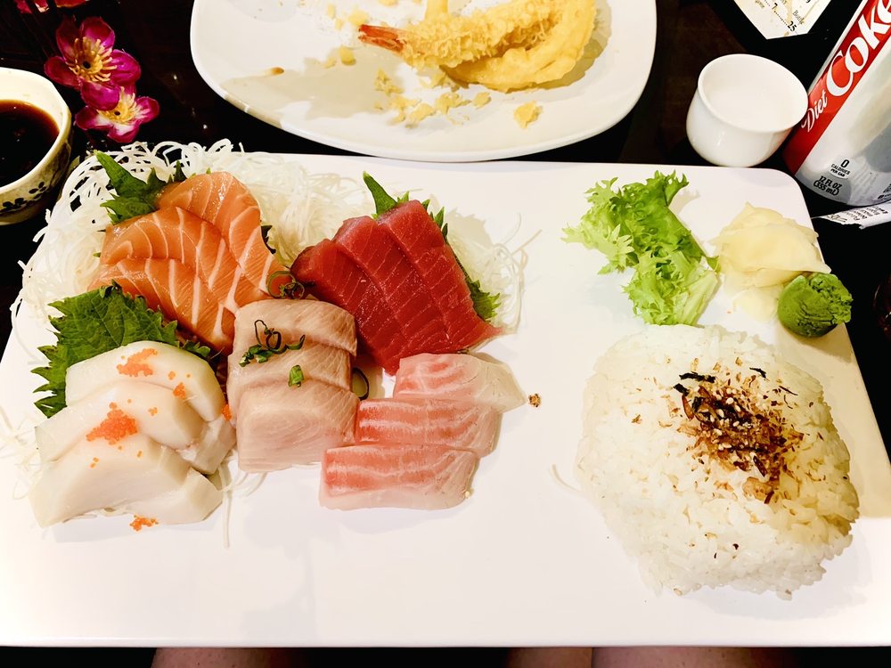 ZUKI SUSHI HOUSE - 114 Photos & 152 Reviews - 899 E Aurora Rd ...