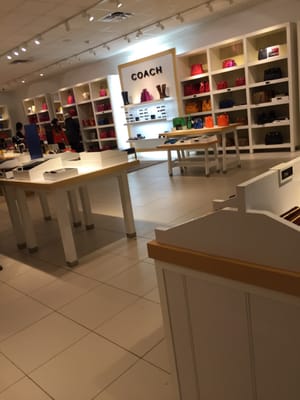 COACH FACTORY OUTLET - Updated September 2025 - 14 Reviews - 1310 Lum ...