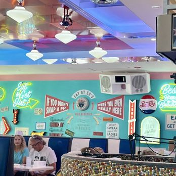 ED DEBEVIC’S - Updated February 2025 - 479 Photos & 359 Reviews - 159 E ...