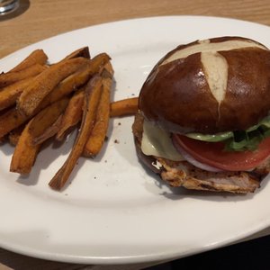 DOC B’S RESTAURANT + BAR - 931 Photos & 1015 Reviews - 55 E Grand Ave ...