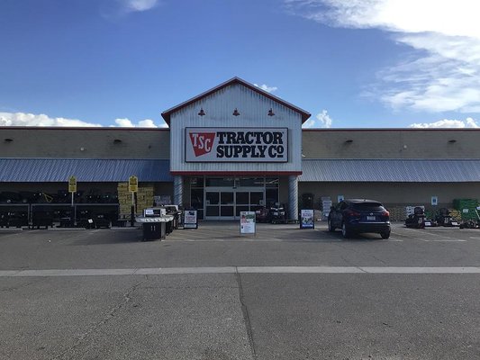 TRACTOR SUPPLY - Updated November 2025 - 11 Reviews - 2221 W 32nd St ...