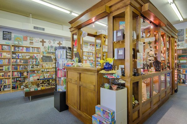 LOGOS BOOK STORE - Updated December 2025 - 17 Photos & 22 Reviews ...