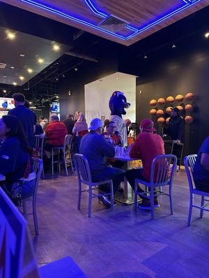 STADIUM SPORTS BAR & LOUNGE - Updated December 2025 - 28 Photos & 30 ...