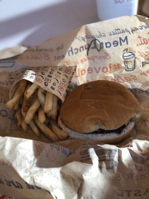BLAKE’S LOTABURGER - 56 Photos & 94 Reviews - 1640 Gibson Blvd SE ...