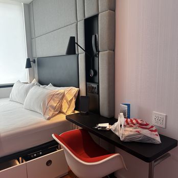 CITIZENM CHICAGO DOWNTOWN HOTEL - Updated October 2025 - 239 Photos ...