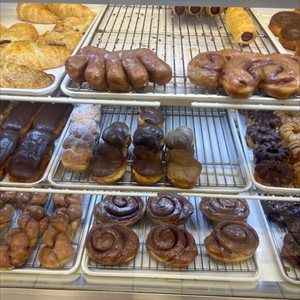 DAINTY DONUTS - 108 Photos & 141 Reviews - Donuts - 2415 San Ramon ...