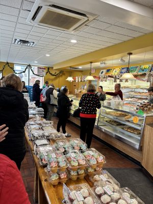 NATIONAL BAKERY & DELI - Updated October 2025 - 104 Photos & 65 Reviews ...
