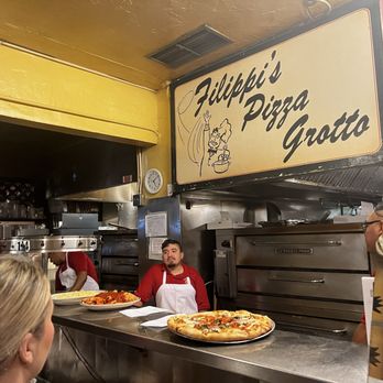 FILIPPI’S PIZZA GROTTO LITTLE ITALY - Updated June 2024 - 3313 Photos & 3709 Reviews - 1747 ...