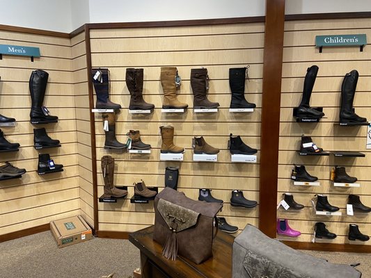 DOVER SADDLERY - Updated March 2025 - 30 Photos - 11120 S Crown Way ...
