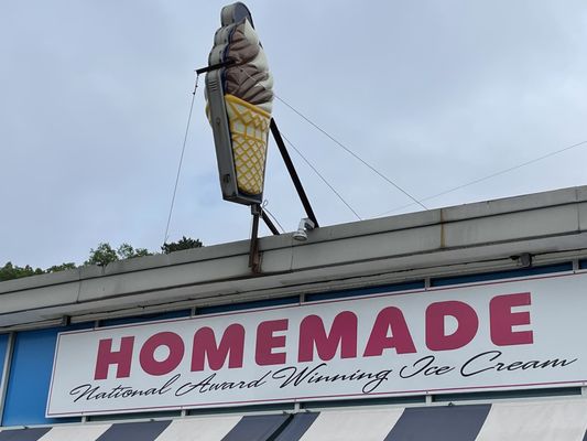 SNOWFLAKE ICE CREAM SHOPPE - Updated August 2024 - 312 Photos & 341 ...