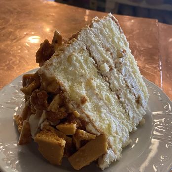 MADONNA INN BAKERY - Updated May 2025 - 163 Photos & 88 Reviews - 100 ...