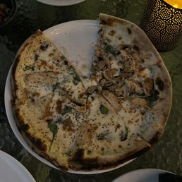 BASE PIZZERIA - Updated October 2025 - 439 Photos & 437 Reviews - 3115 ...
