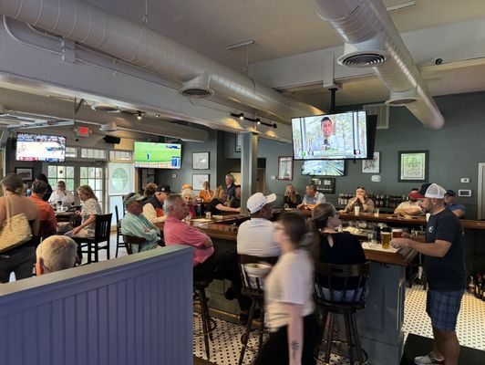 LIVE OAK TAVERN - Updated December 2025 - 10 Photos - 2463 Demere Rd ...