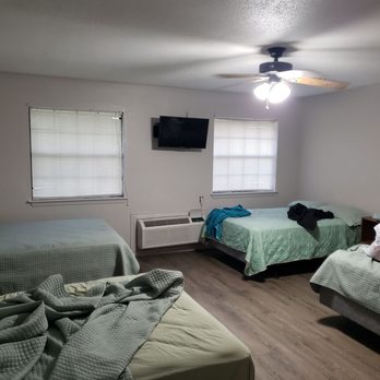 BAFFIN BAY INN - Updated July 2025 - 28 Photos - 990 E Fm 628, Riviera ...