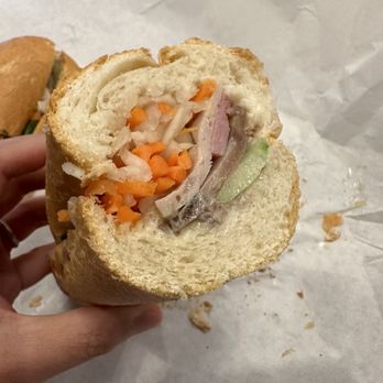 HELLO BANH MI - Updated December 2024 - 164 Photos & 145 Reviews ...