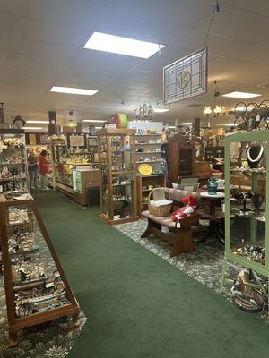 SPRING ANTIQUE MALL - Updated December 2025 - 83 Photos & 43 Reviews ...